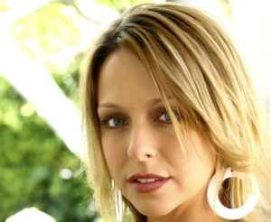 Brianna Beach Biography/Wiki, Age, Height, Career, Photos & More