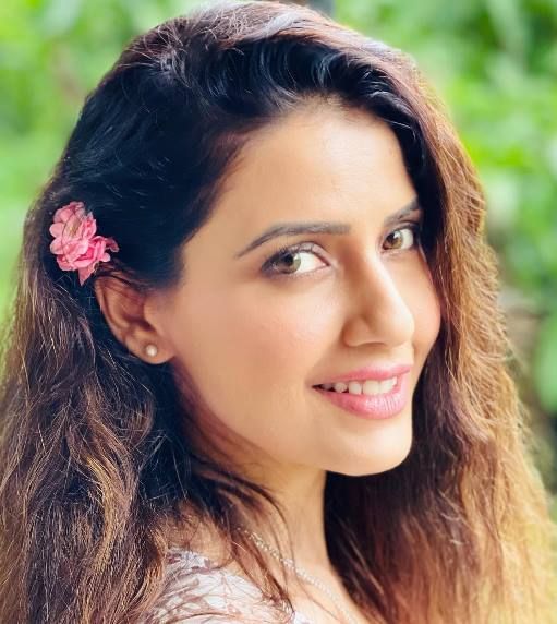 Smiriti Kalra Biography/Wiki, Age, Height, Career, Photos & More