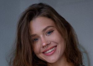 Sofia Simens Biography/Wiki, Age, Height, Career, Photos & More