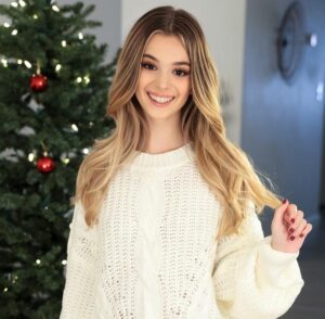 Molly Little Biography/Wiki, Career, Photos & More