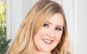 Emma Shay Biography/Wiki, Age, Height, Career, Photos & More